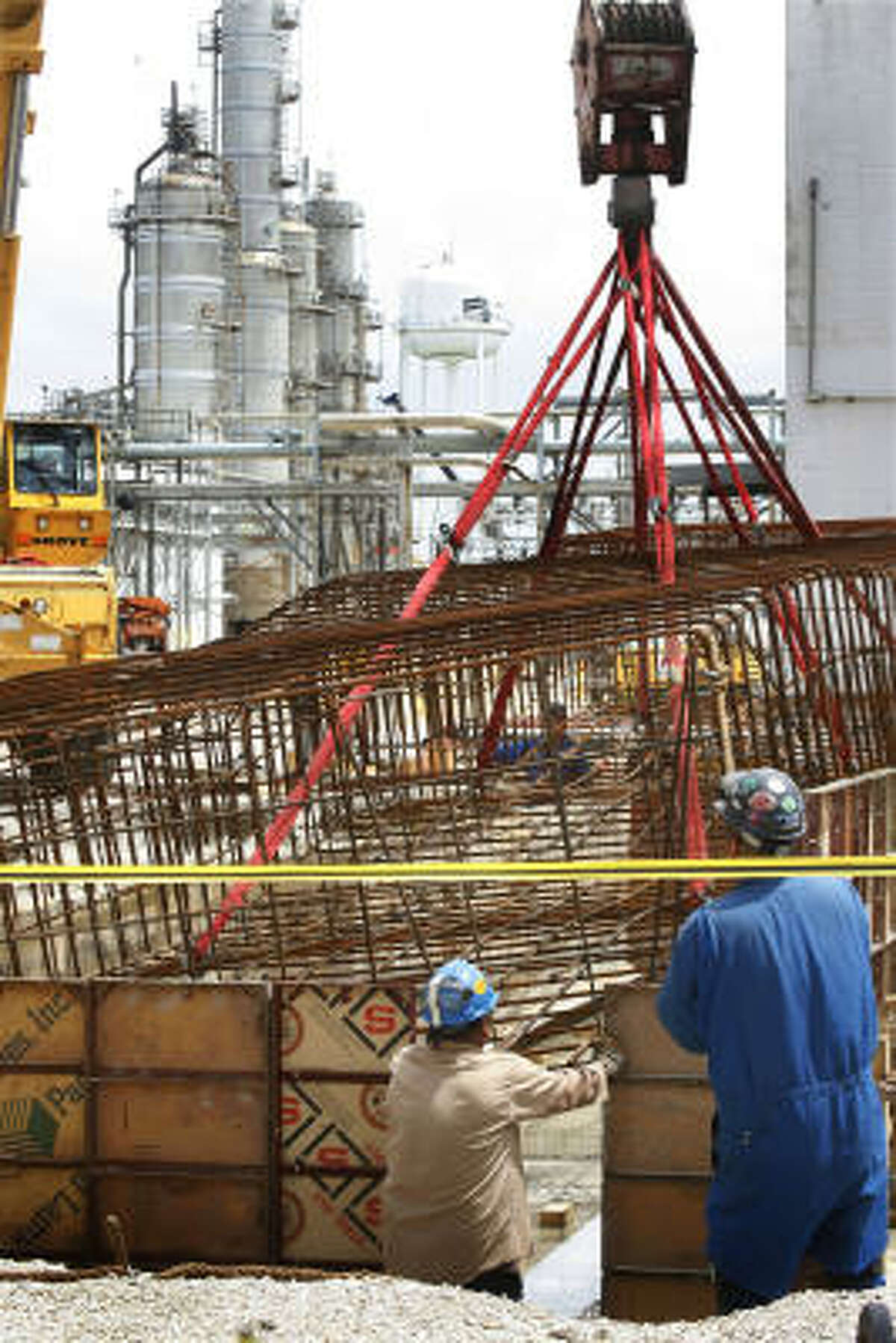 KBR, Halliburton each get stronger after split