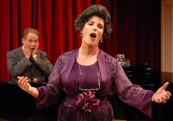 Comedy grows from tale of a tone-deaf diva