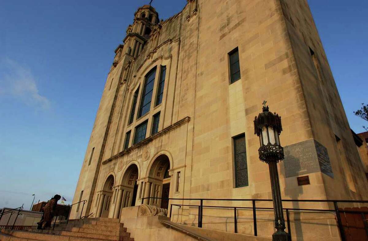 Facts on the Basilica of the National Shrine of the Little Flower