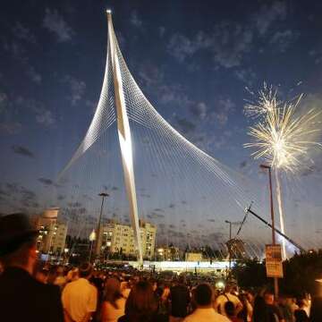 Jerusalem has wide span of reaction to new bridge