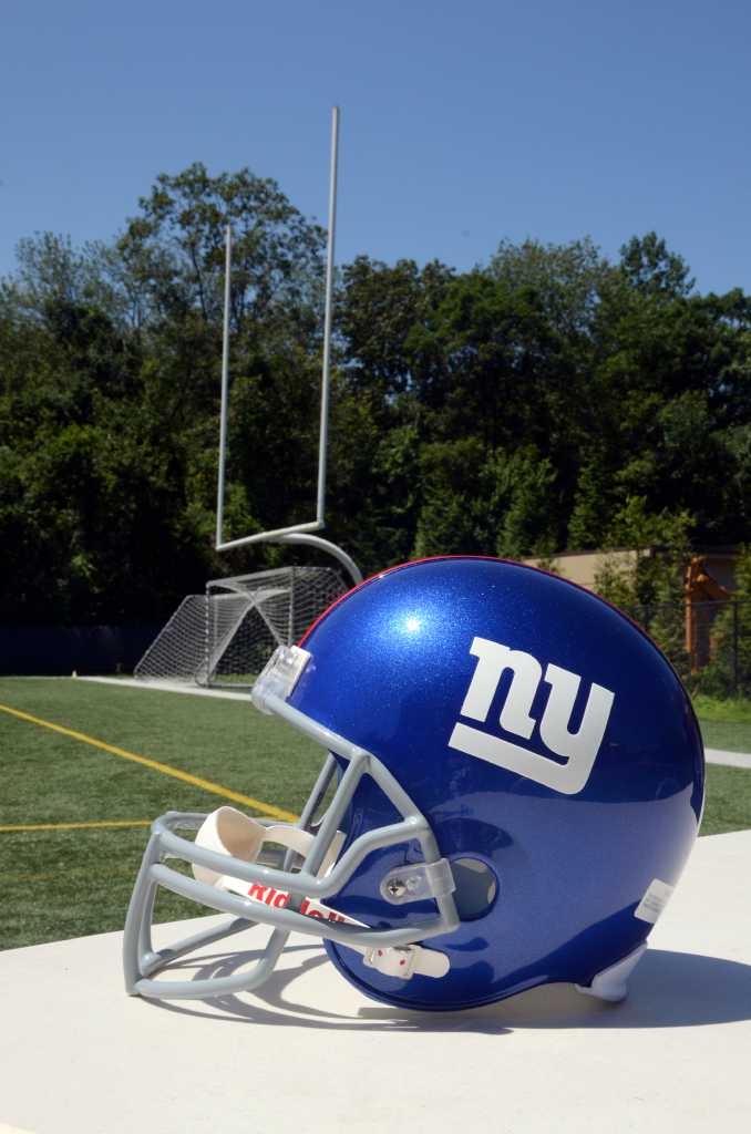 St. Luke's High School plays host to New York Giants summer football camp