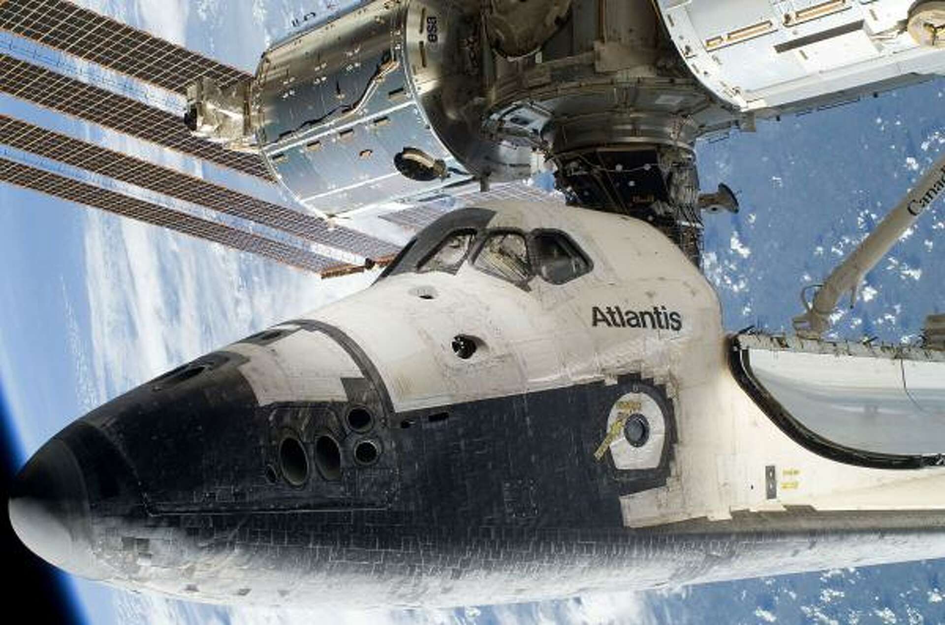 Shuttle Atlantis makes final landing after 120 million miles