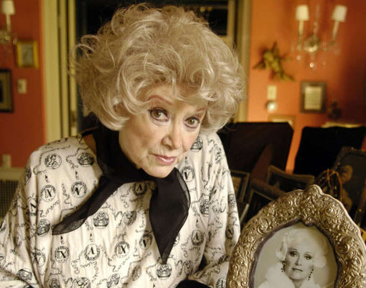 Phyllis Diller: 1917-2012