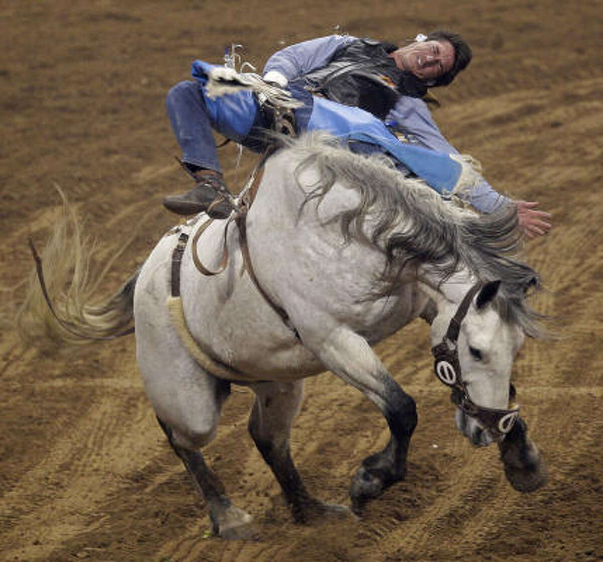 Dishman advances in bareback competition (w/ results)