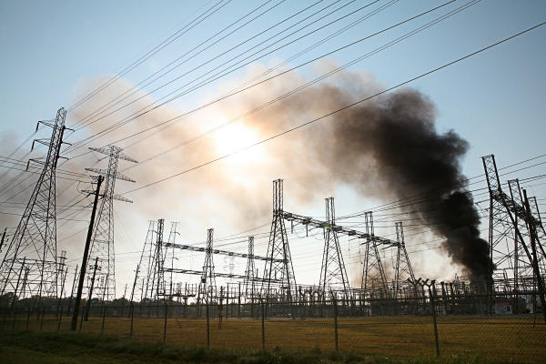 Transformer fire sends smoke over Houston