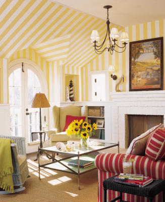 Wallpaper pattern keeps design upright