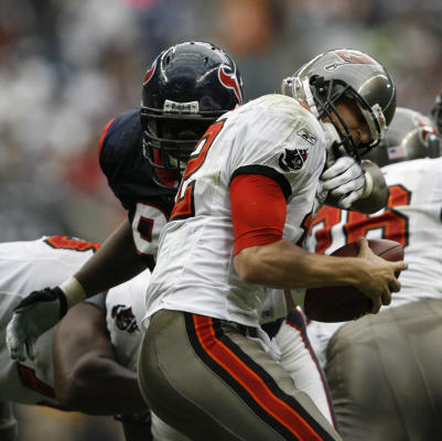 Tough Texans 'D' helps in win over Bucs