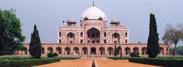 Aga Khan's historic-development exhibit travels here