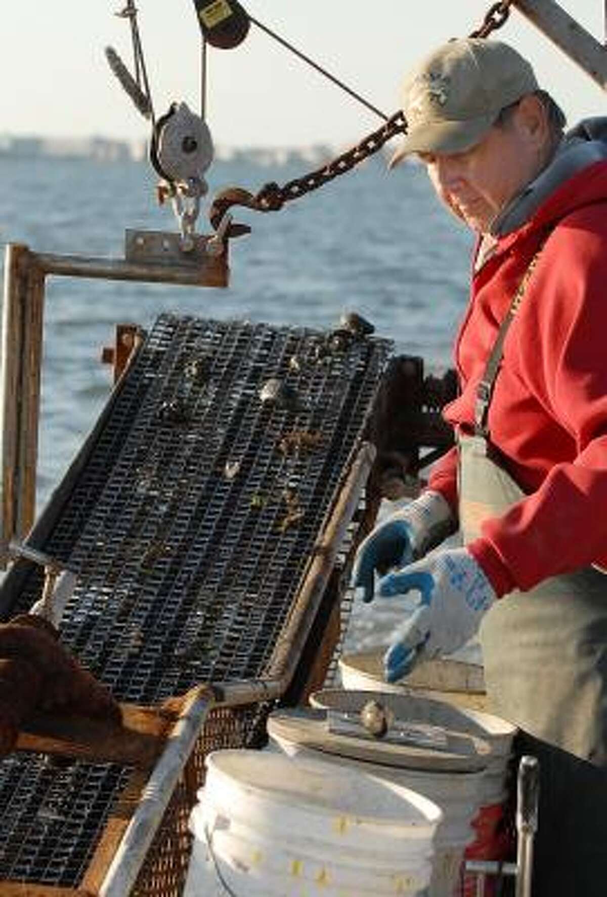 Lawmakers remain silent on helping clammers