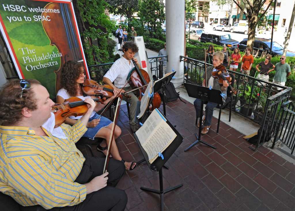 Photos: Pop-up performance