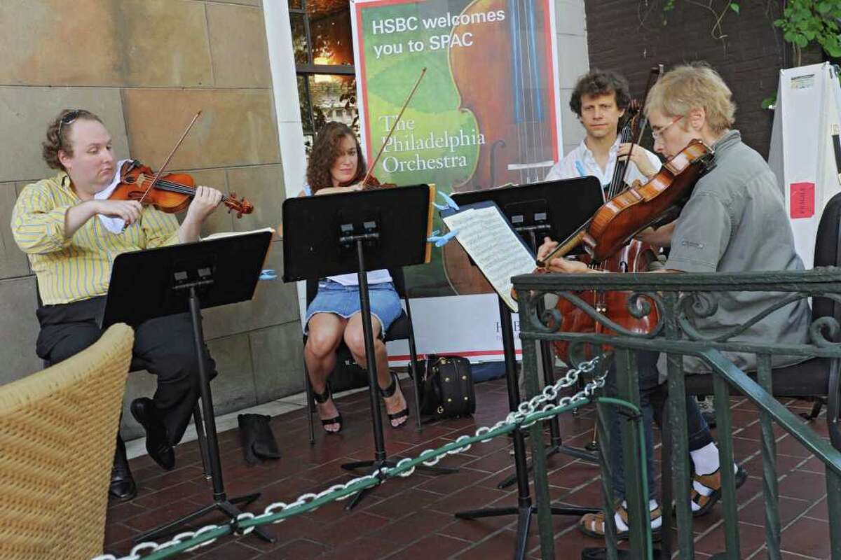 Photos: Pop-up performance