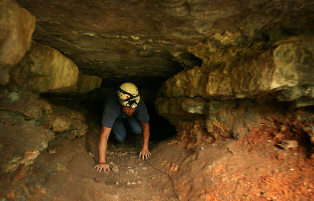 UT students rescued after 30 hours lost in cave