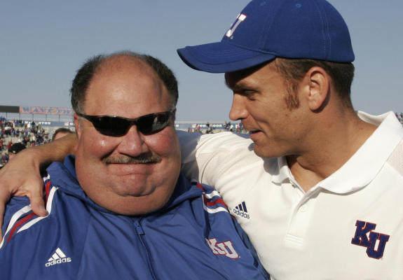 Kansas hikes Mangino's pay to $2.3 million