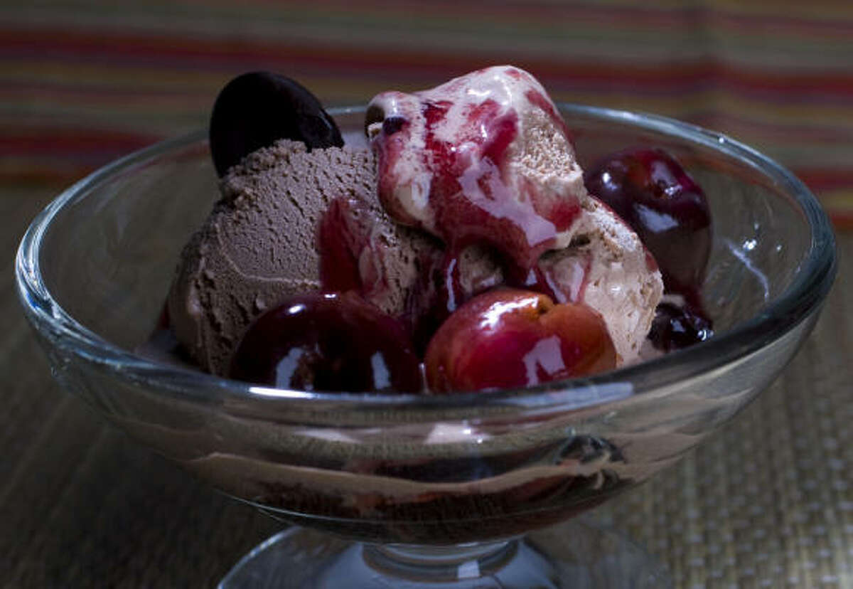 Ice cream coupes: Stylish sundaes for adults