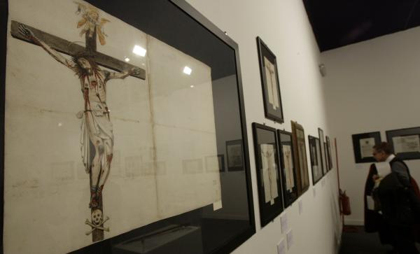 Vatican displays secret Inquisition documents