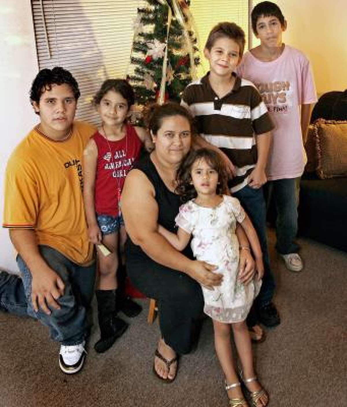 Goodfellows: Family of 7 loses everything in apartment fire