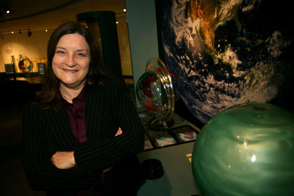 Predicting solar activity earlier may help earthly communications