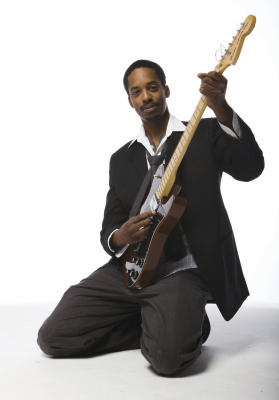 Joe Lewis' heavyweight sounds are turning heads