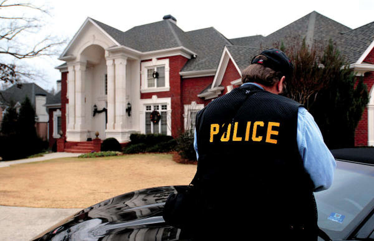 Police raid Georgia mansion