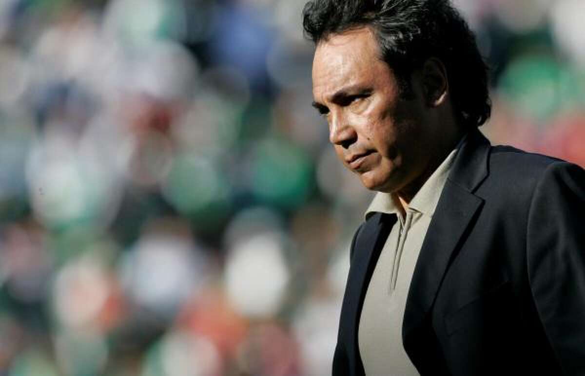 Mexico fires men's soccer coach Hugo Sanchez