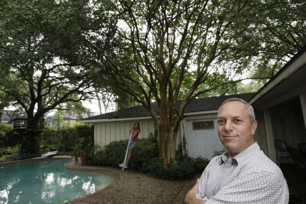 Houston crape lands in record books