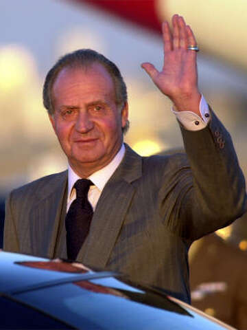 Spanish king denies gunning down drunken bear