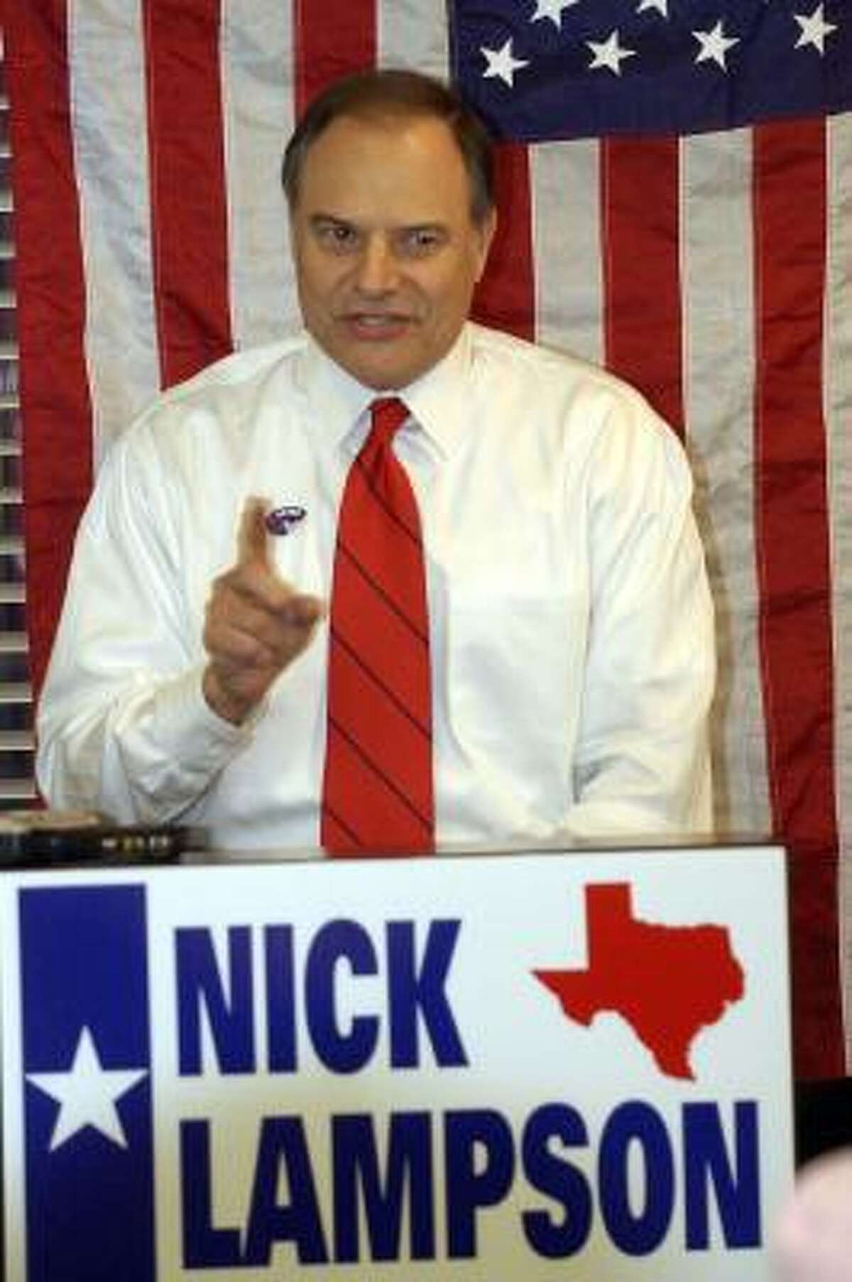 Wide gap in cash marks District 22 contest