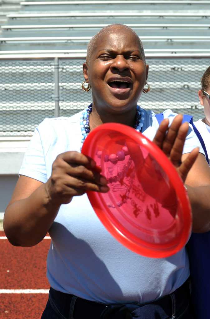 Attempt at frisbee record