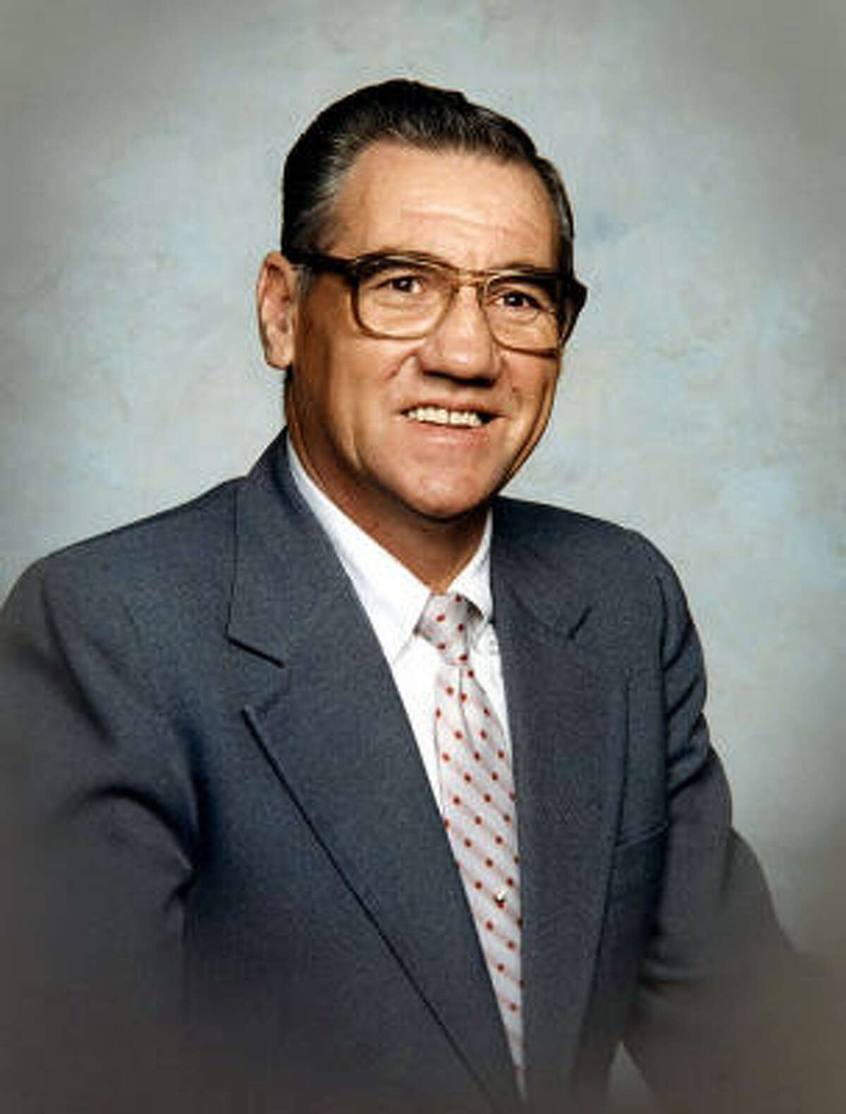 Family claims awake surgery led to minister's suicide