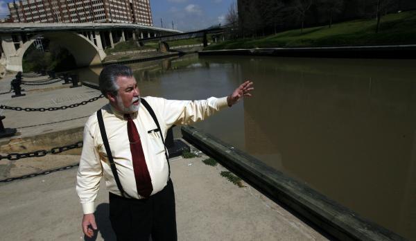 Hanging 'em high in old Houston