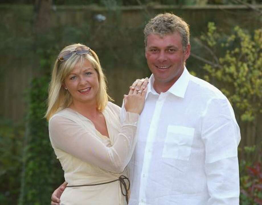 Clarke's wife dies - Houston Chronicle