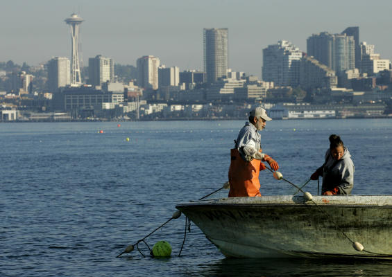 Seattle Indian tribes angle for slice of salmon market