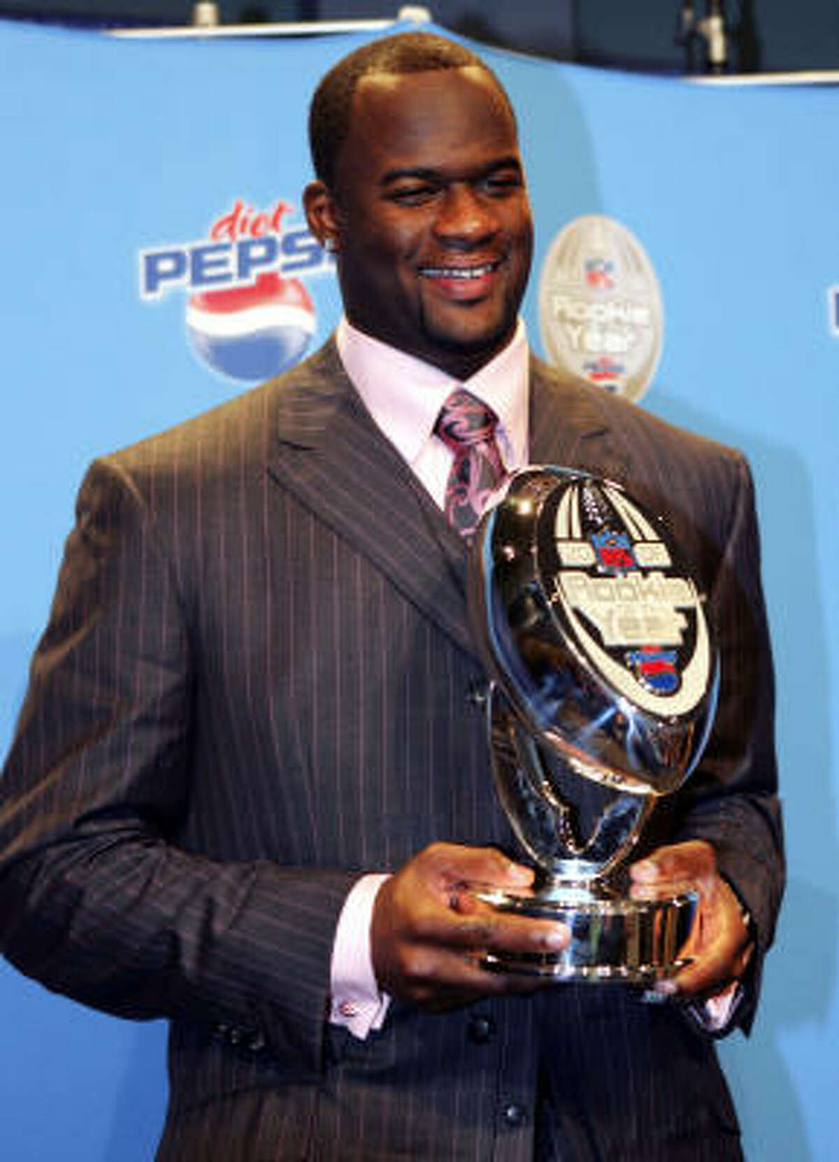 Texas' Vince Young to be enshrined in College Football Hall of Fame