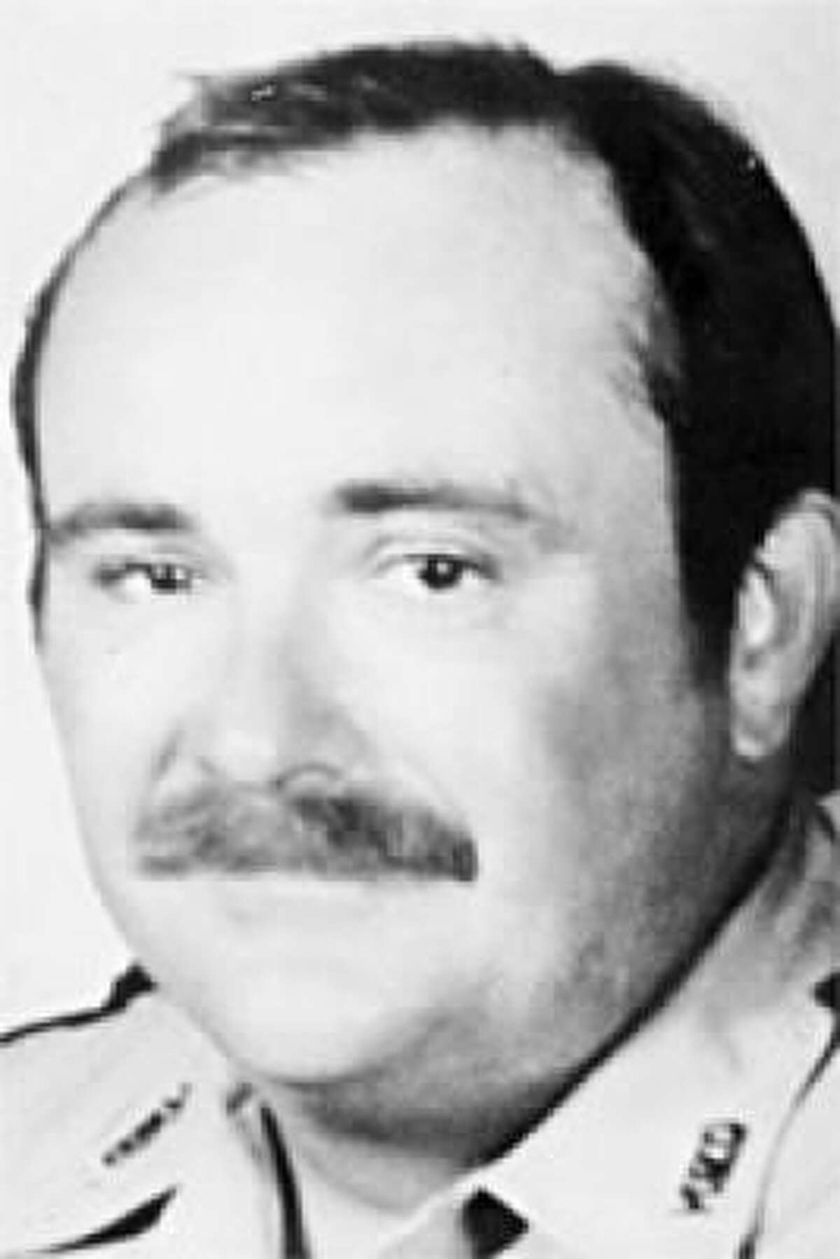 Prosecutors urge death for cop-killer Buntion