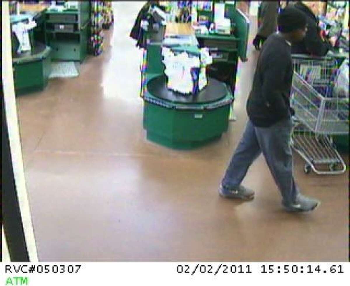Suspect in Houston Walmart bank robbery sought
