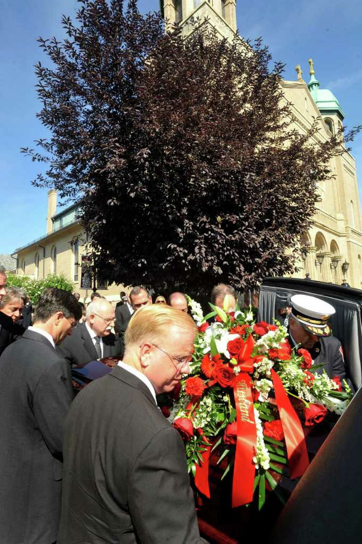 Danbury says farewell to former Mayor James E. Dyer
