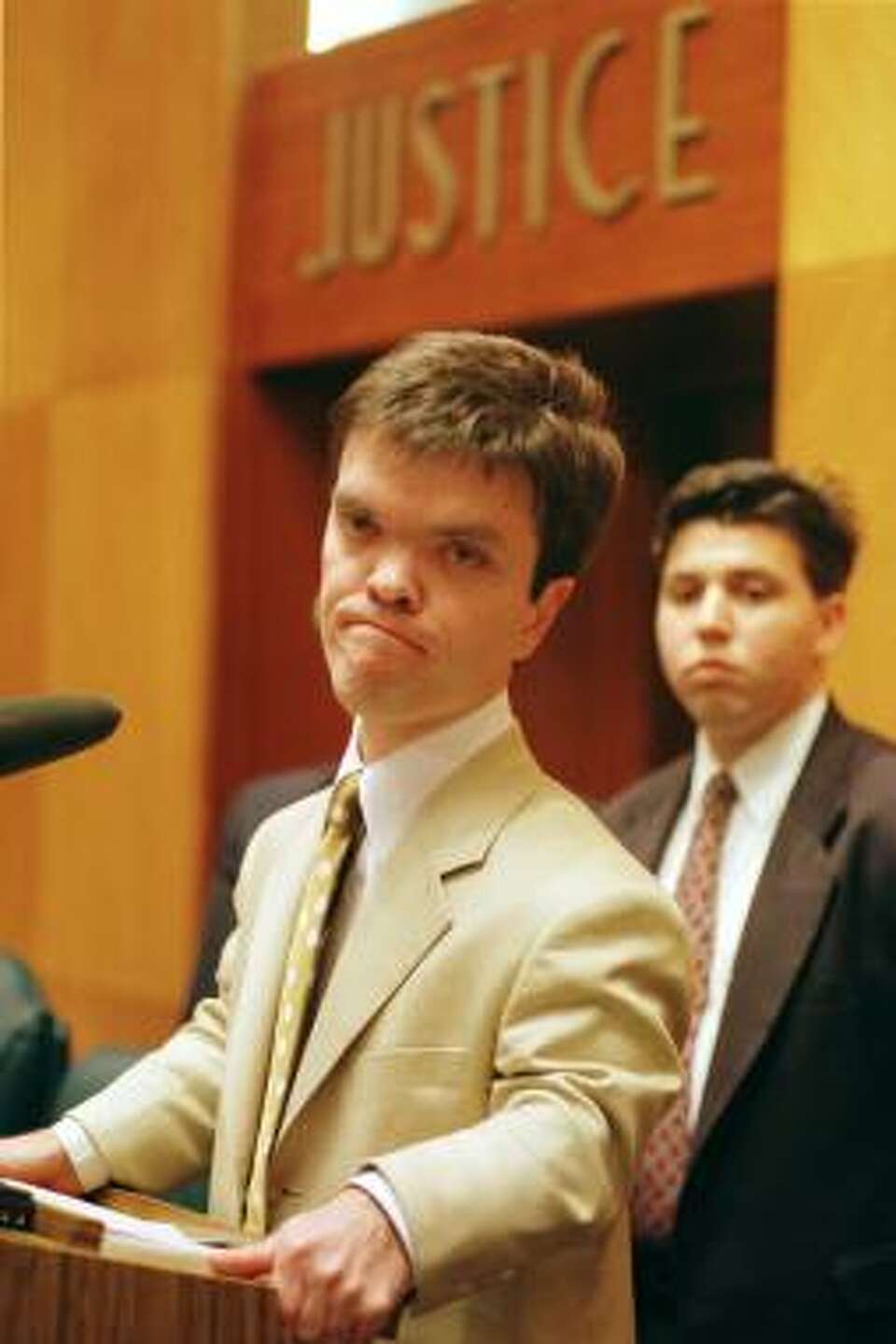 'Powerhouse' politician Roach mourned after death at 49