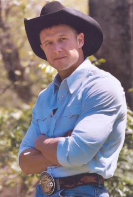 Rodeo: Bareback rider Cannon looks to grow legend