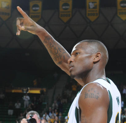 Dunn becomes Baylor's career scoring leader in win