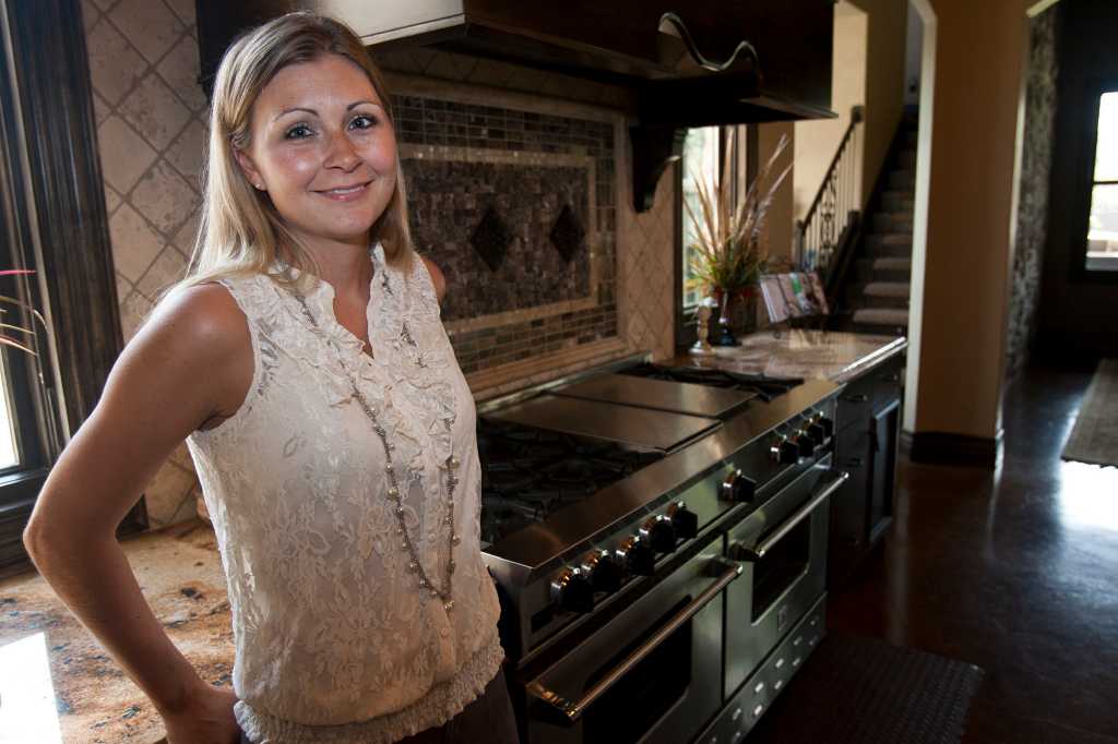 Cooks & Cocinas: Carrie Combs