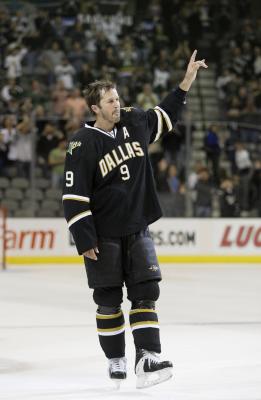 End of an era : Mike Modano leaves Dallas for Detroit