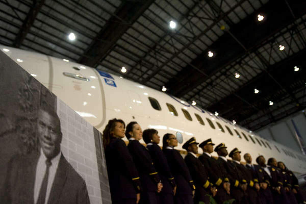Jet named for trailblazing black pilot at Continental