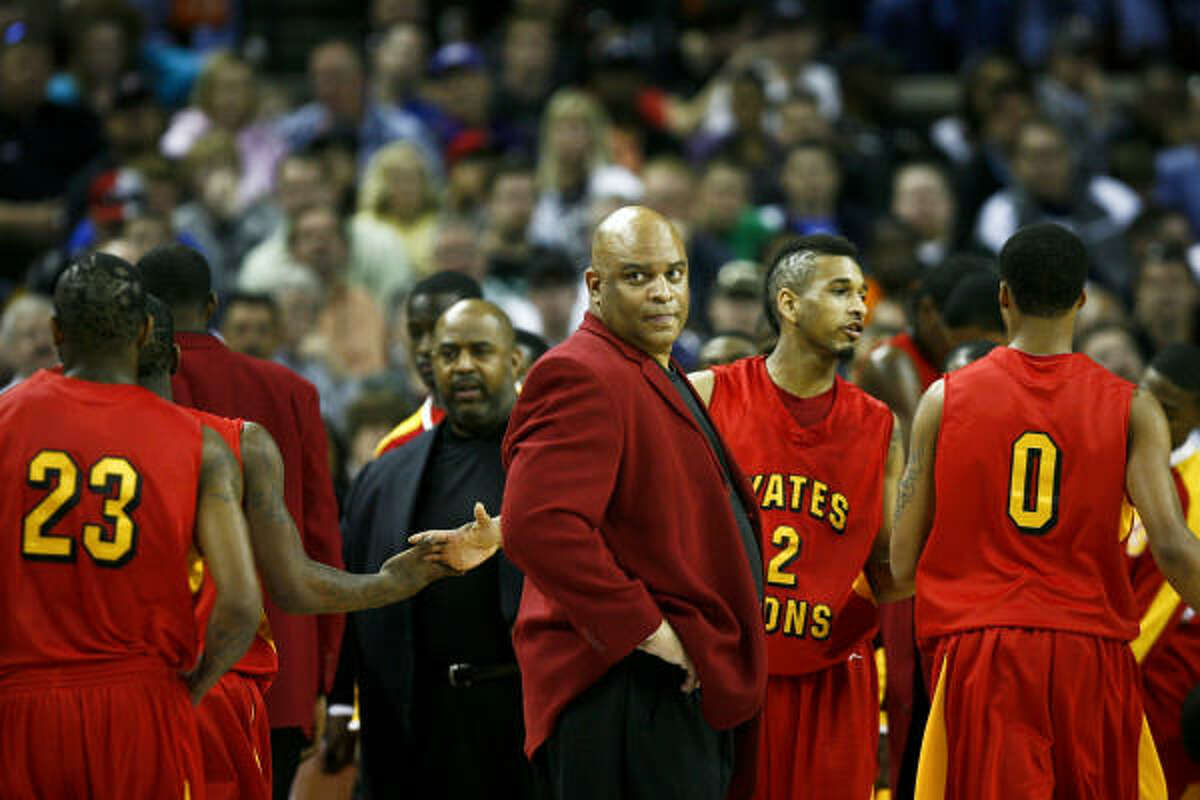 Yates basketball coach Wise has no time for critics