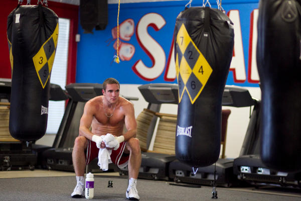 Local boxer Lee learning the ropes in rookie campaign