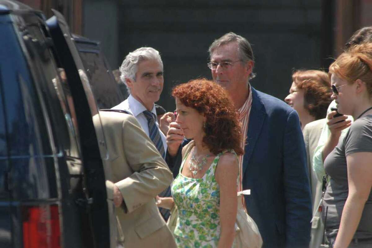 De Niro, Keaton, Heigl shoot 'Wedding' scenes at Greenwich steakhouse