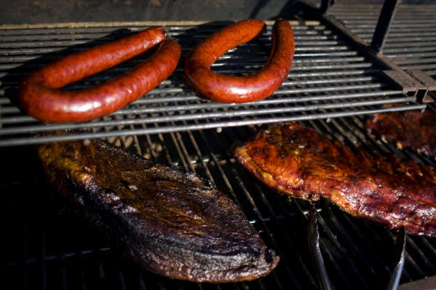 Pit bosses: Kings of the 'cue