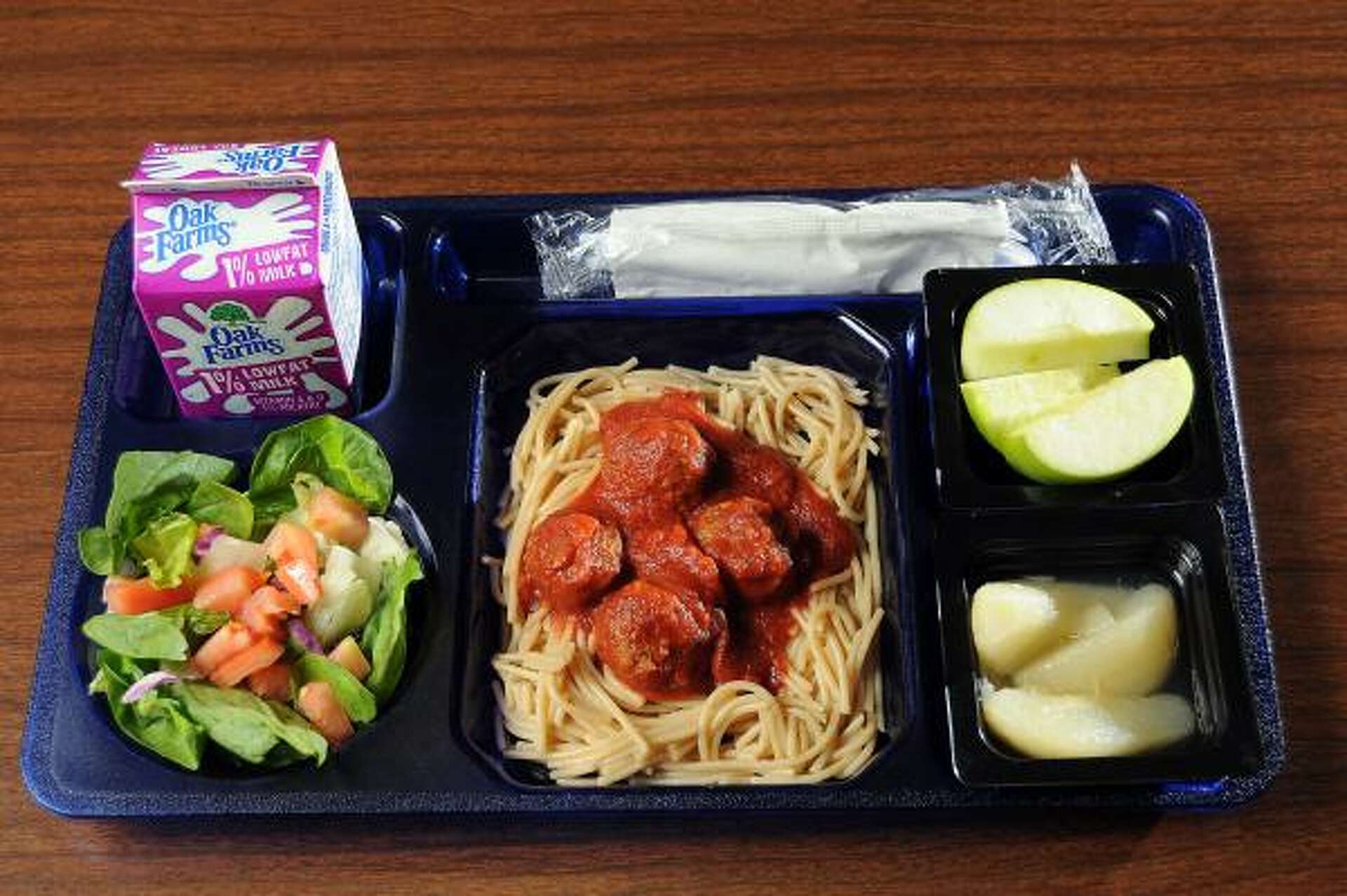 Healthier school lunches serving up more options