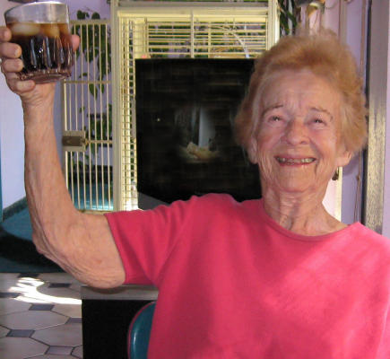 Helen Guinn, aviator, competitive pilot, dies at 92