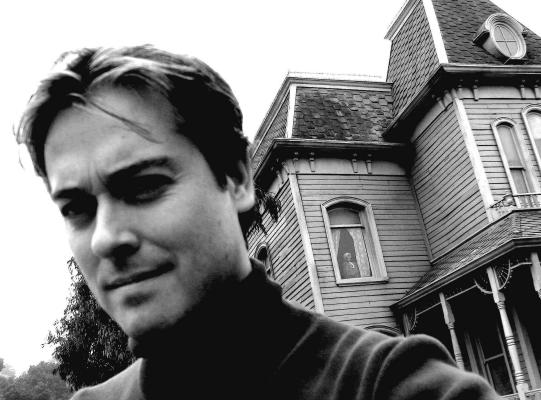 Alley takes 39 Steps to adventure (and laughs)