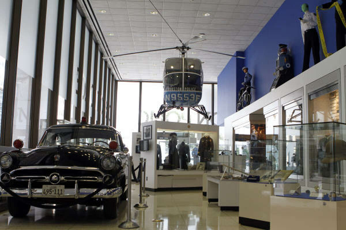 At new home, Houston police museum tells story of service